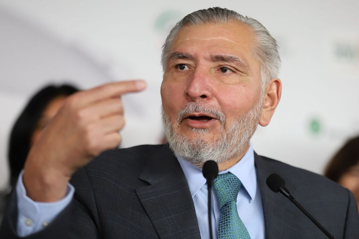Adán Augusto y los 10 mil libros de AMLO: ¿Generosidad navideña o ...
